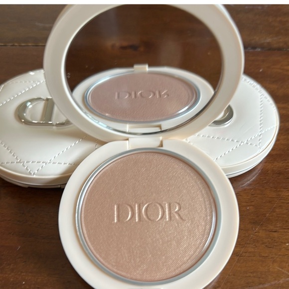 Dior | Makeup | Dior Compact Powder In Nude Glow You Get One Compact ...